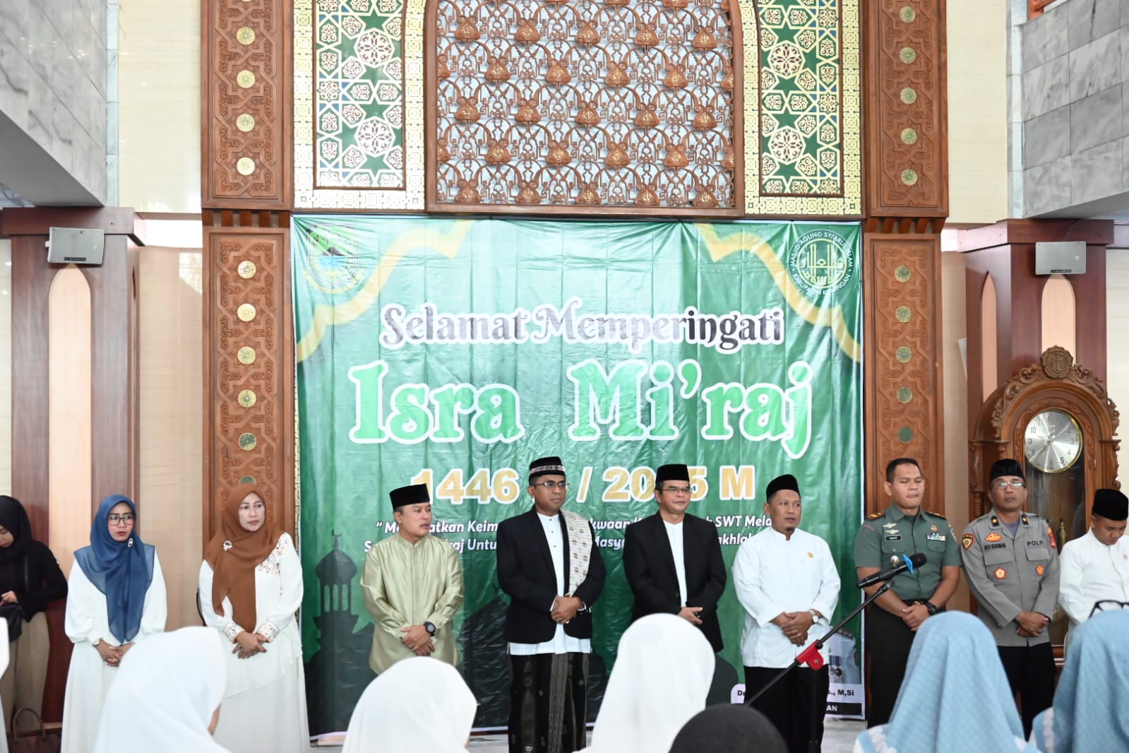 Peringatan Isra Mi’raj 1446 H di Masjid Agung Syiarul Islam Kuningan Berlangsung Khidmat ...